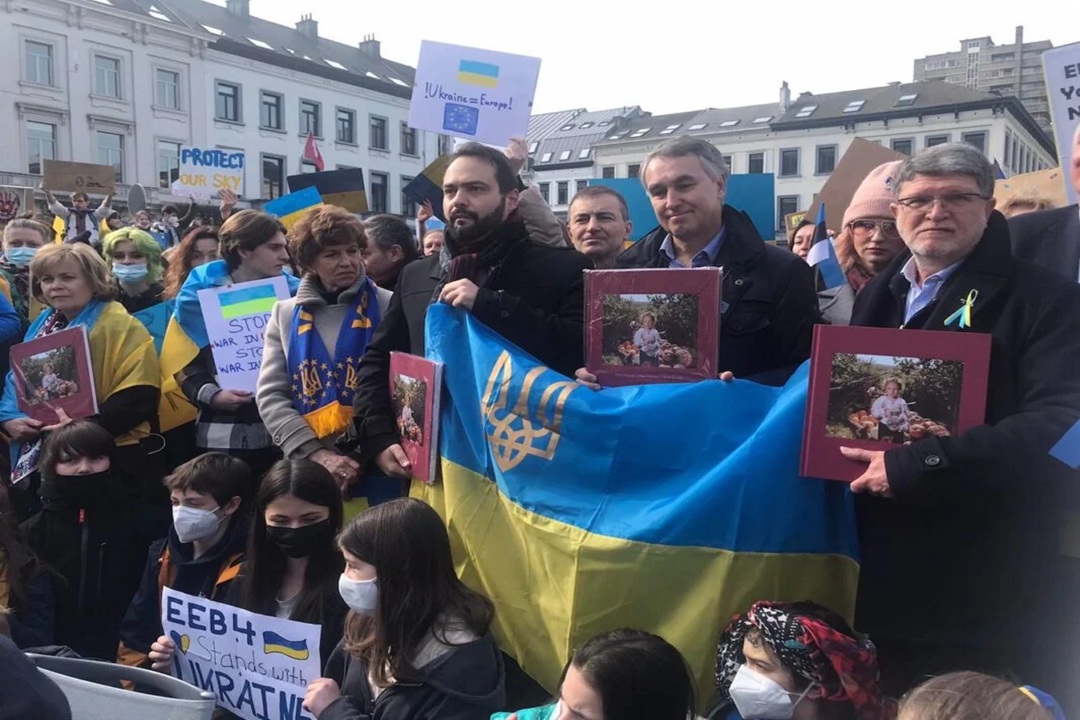 A Conversation with Artist Mark Neville, Co-Founder of Postcode Ukraine
